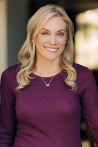 Biography - Laura Reece Hogan